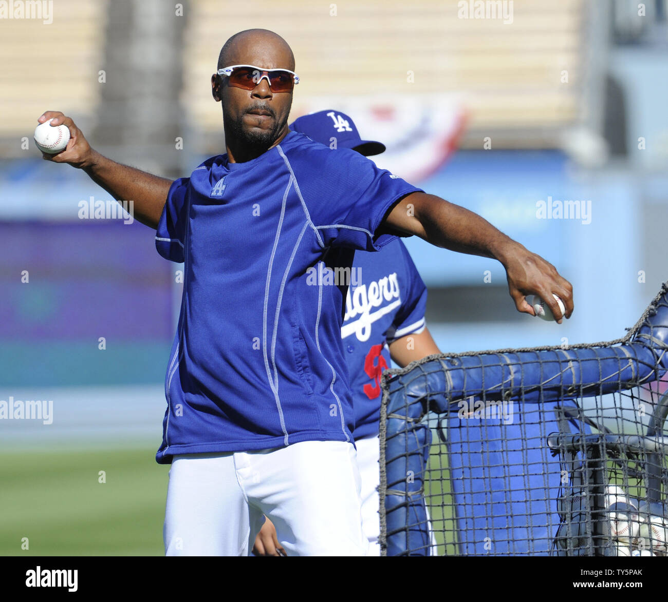 Los Angeles Dodgers Jimmy Rollins throws pitches during batting ...