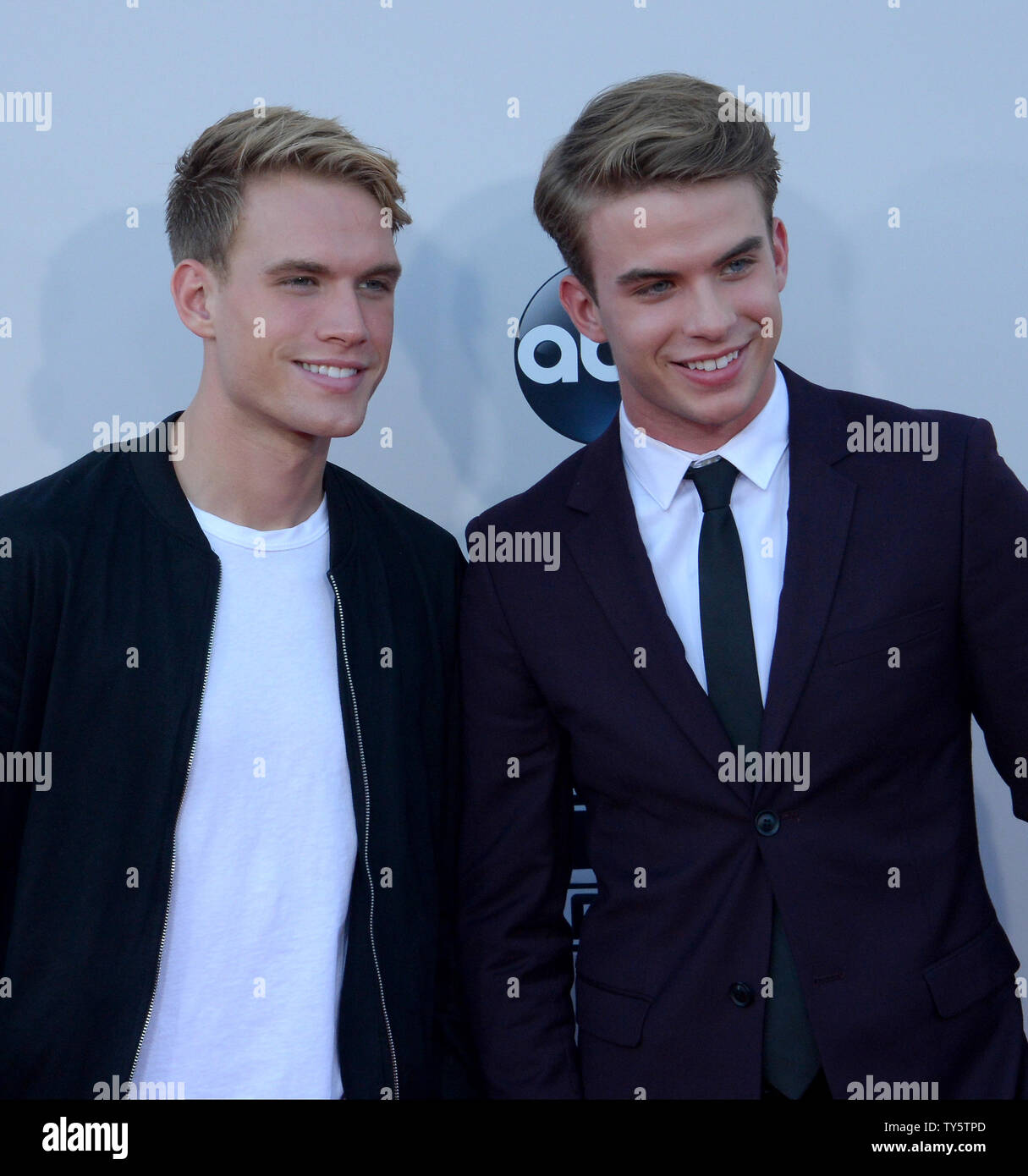 From left, actors Austin Rhodes and Aaron Rhodes arrive for the 43rd ...