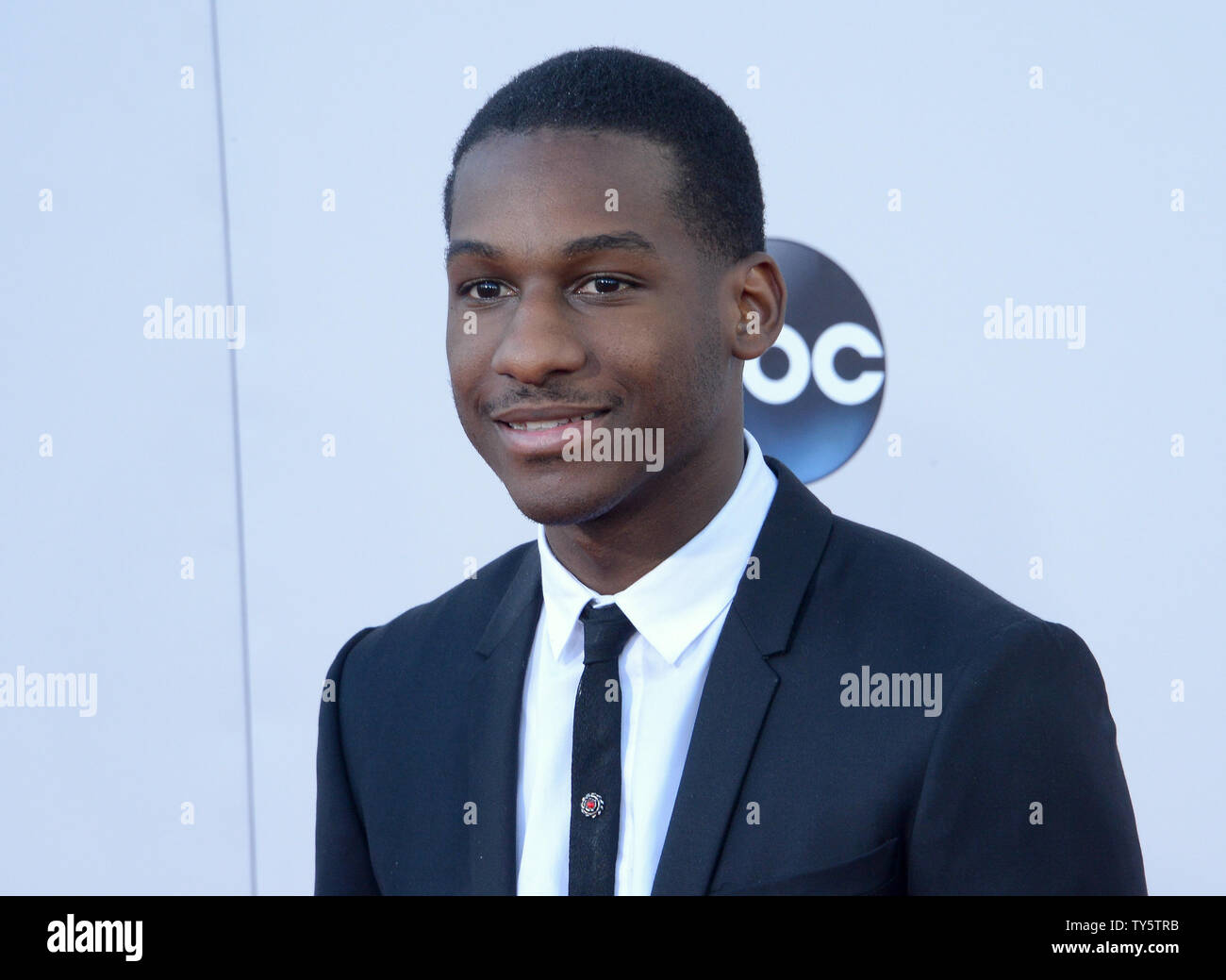Recording artist Leon Bridges arrives for the 43rd annual American ...