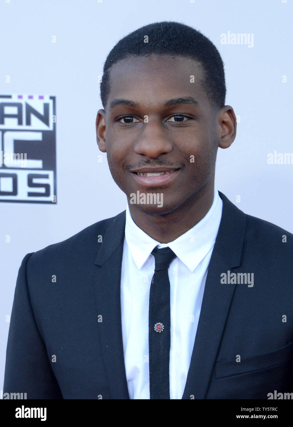 Recording artist Leon Bridges arrives for the 43rd annual American ...