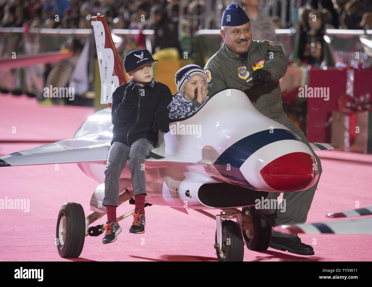 The Airforce Minijets ride in the 84th Annual Hollywood Christmas ...