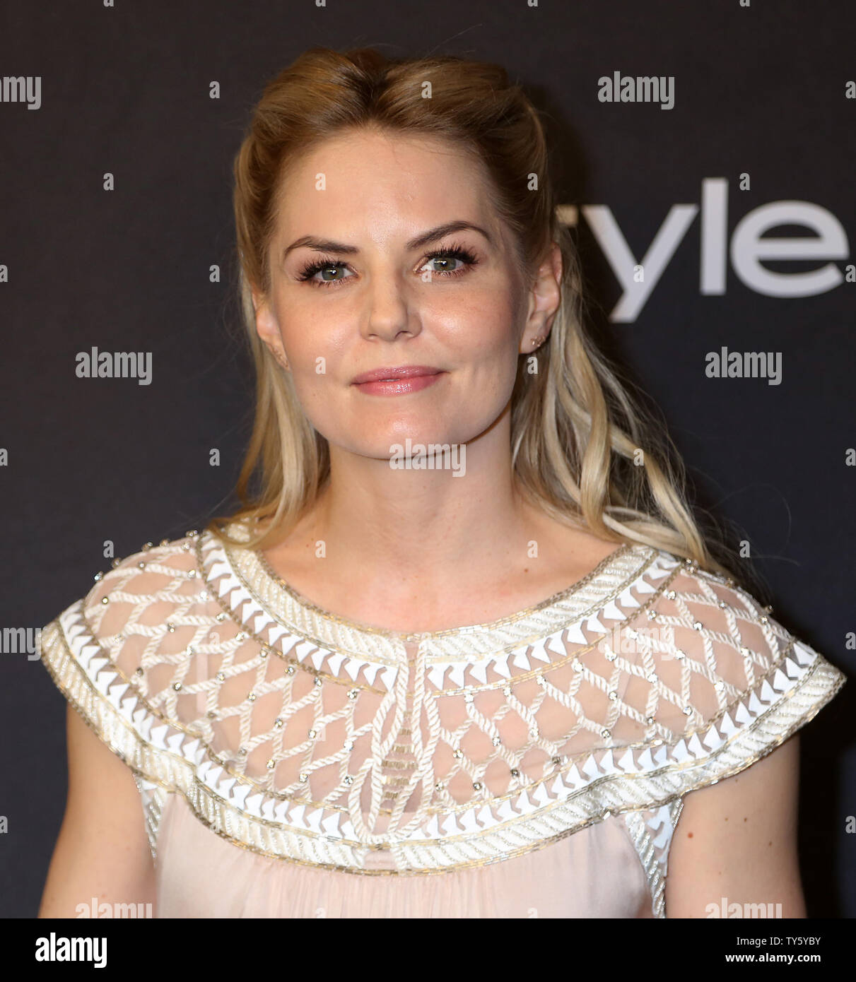Jennifer Morrison attends the 17th annual InStyle and Warner Bros ...