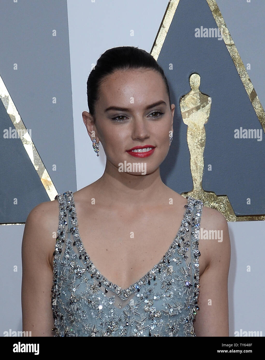 Actress Daisy Ridley arrives on the red carpet for the 88th Academy ...