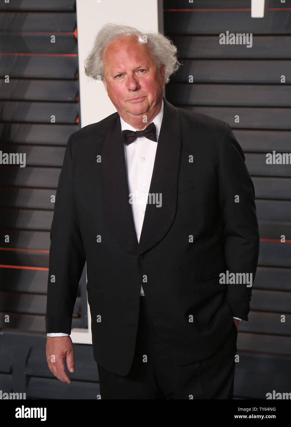 Graydon Carter attends the 2016 Vanity Fair Oscar Party at the Wallis ...