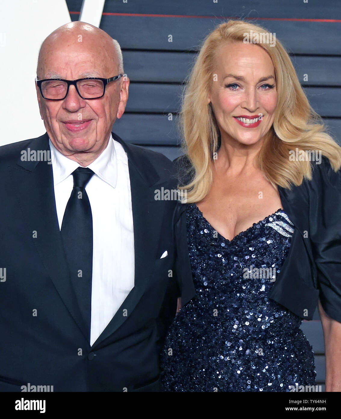Rupert Murdoch and Jerry Hall attend the 2016 Vanity Fair Oscar Party ...