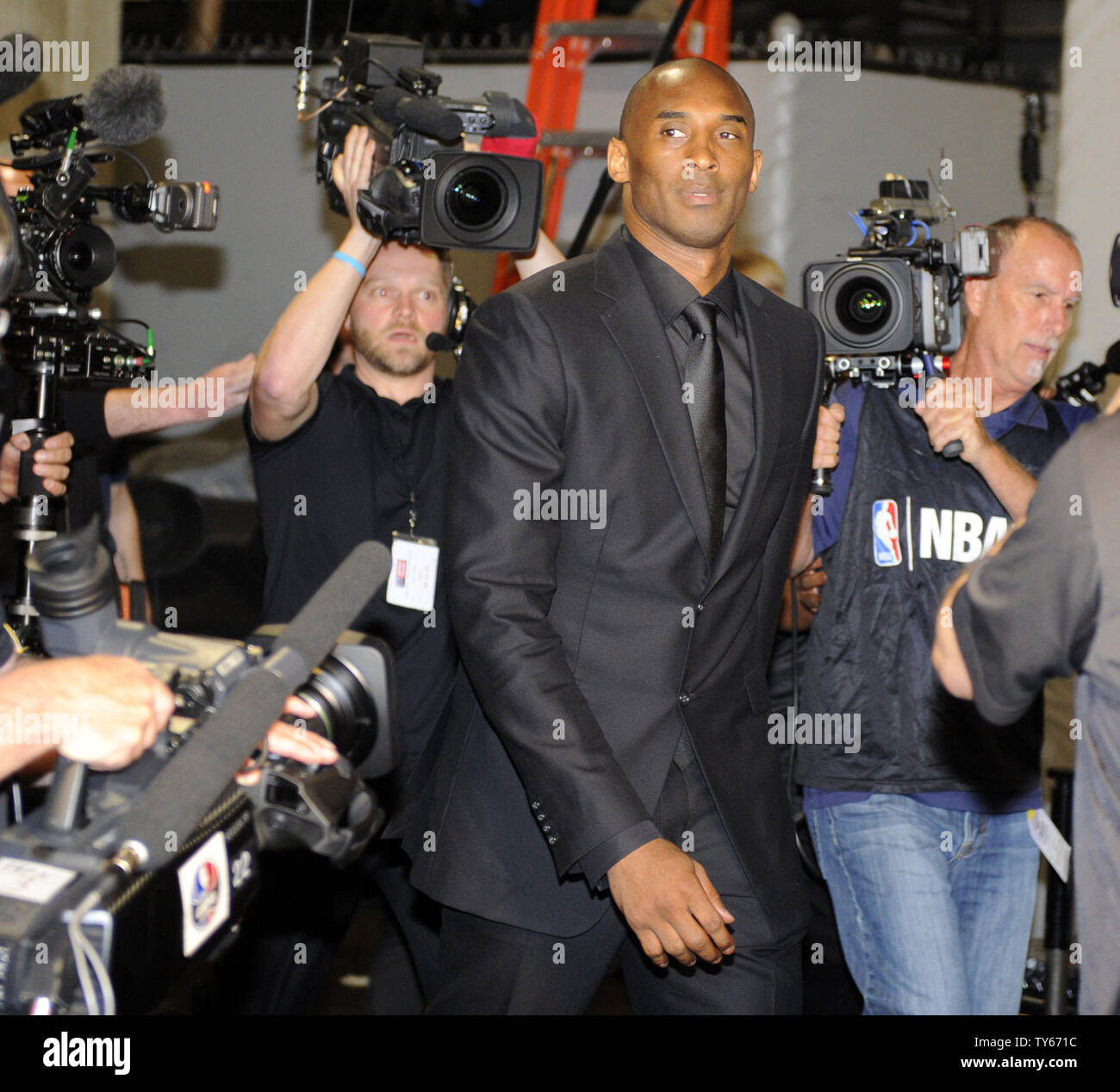 Los angeles lakers kobe walks hi-res stock photography and images - Alamy