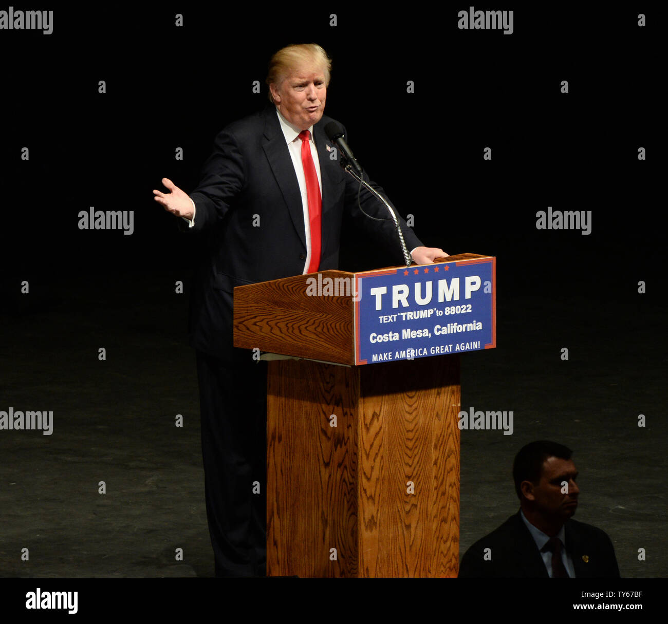 Republican presidential front-runner Donald J. Trump addresses a rally ...