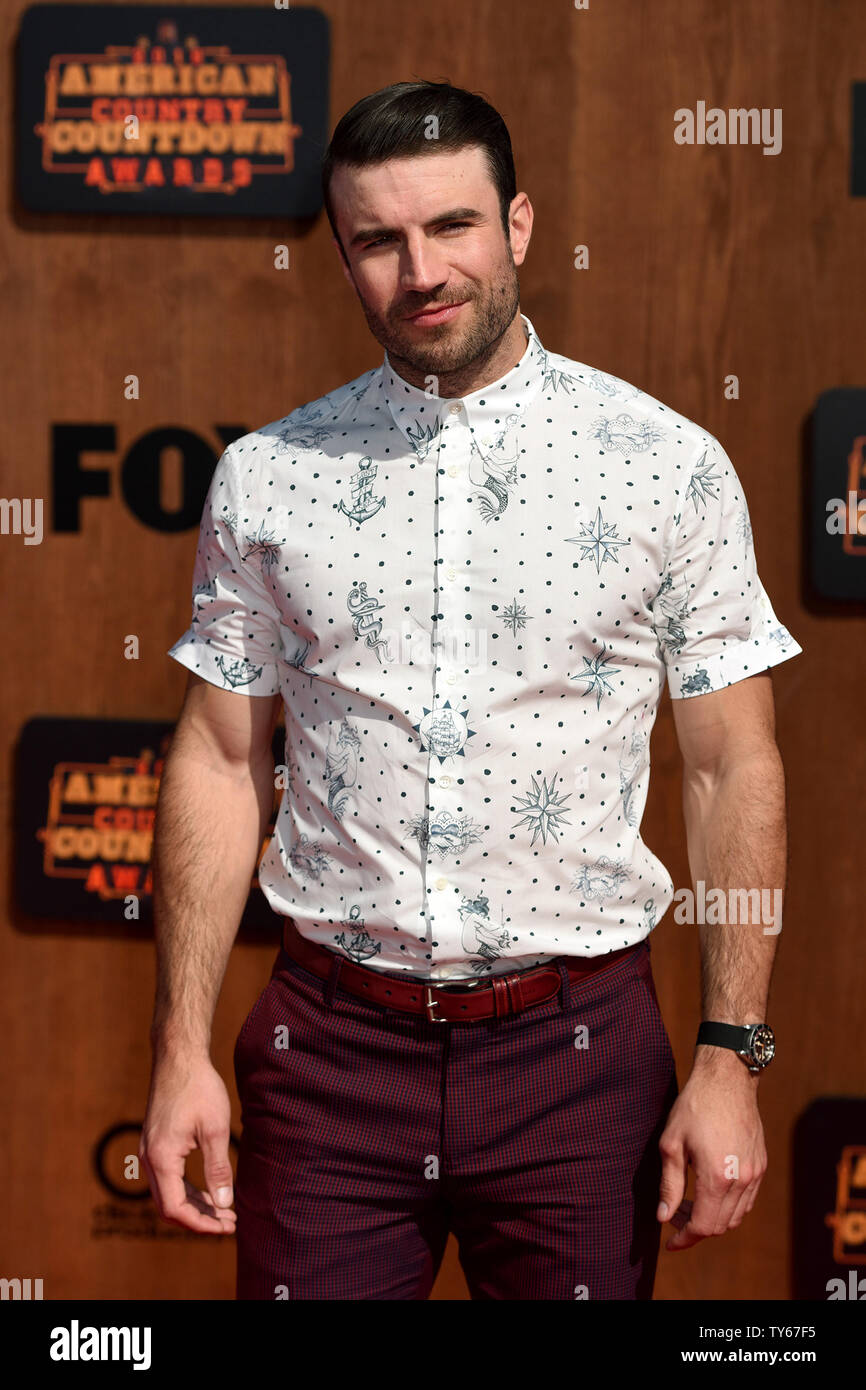 Singer Sam Hunt attends the 2016 American Country Countdown Awards at ...