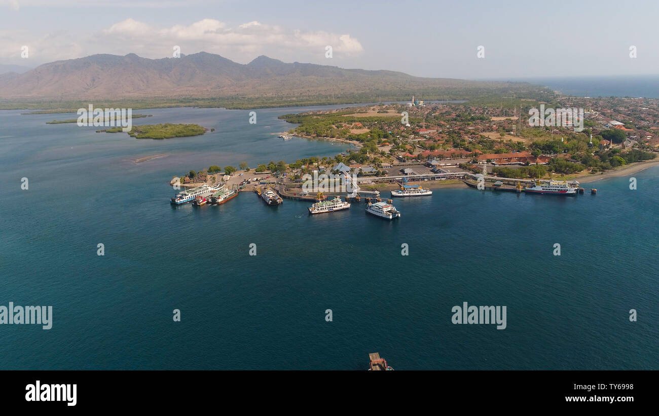 Indonesia passenger ferries hi-res stock photography and images - Alamy