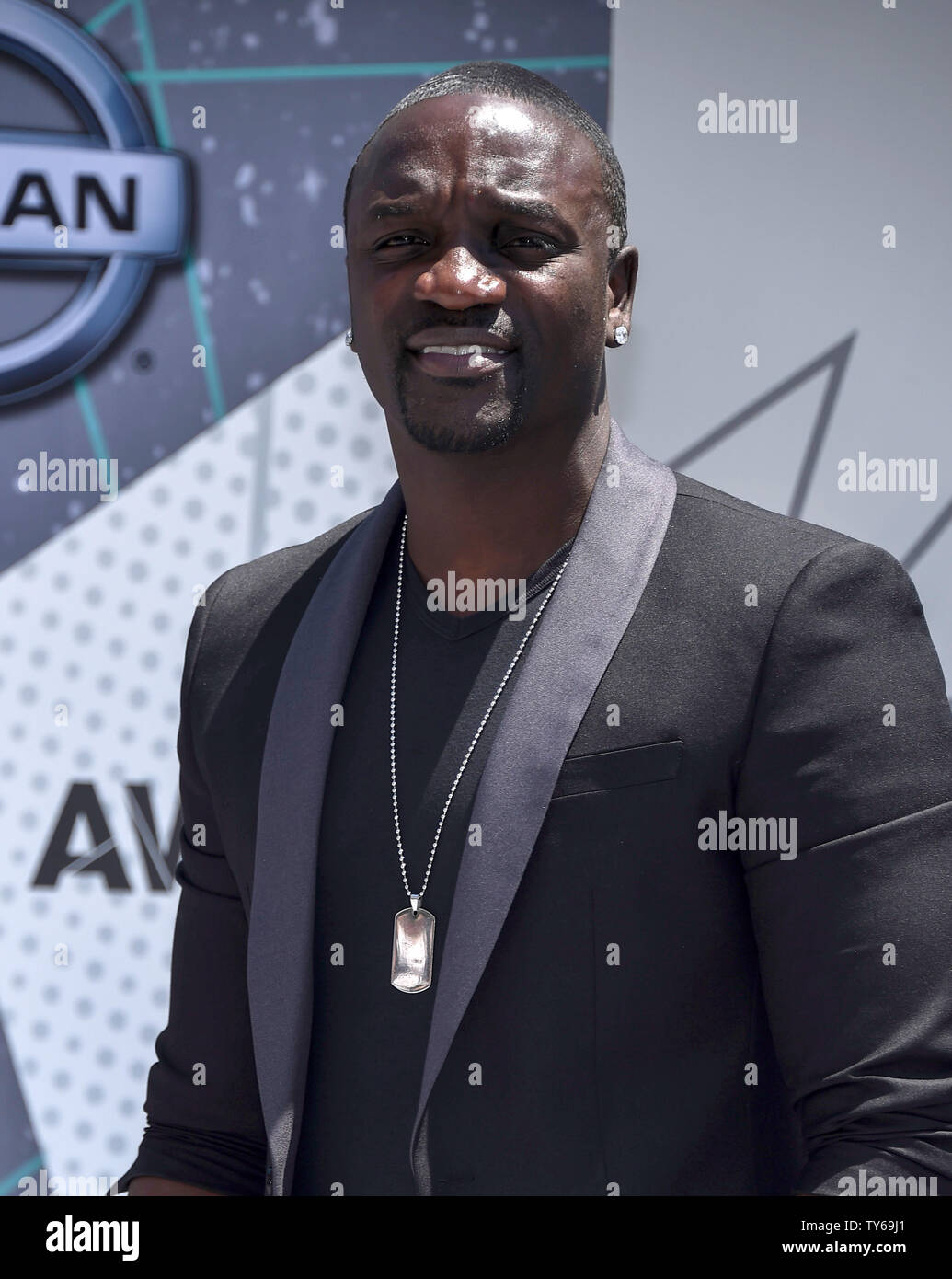 Singer Akon attends the 16th annual BET Awards at Microsoft Theater in ...
