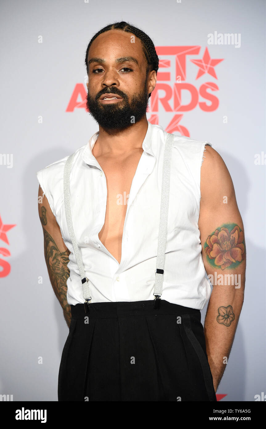 Rapper Bilal appears backstage during the 16th annual BET Awards at ...