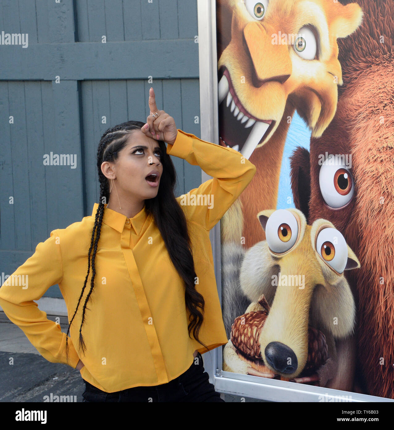 Collision course film 2016 hi-res stock photography and images - Alamy