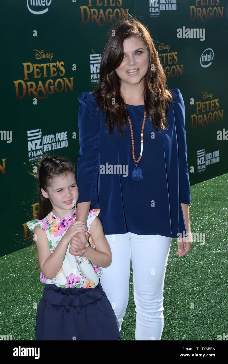 Actress Tiffani Thiessen and daughter Harper Renn Smith attend the ...