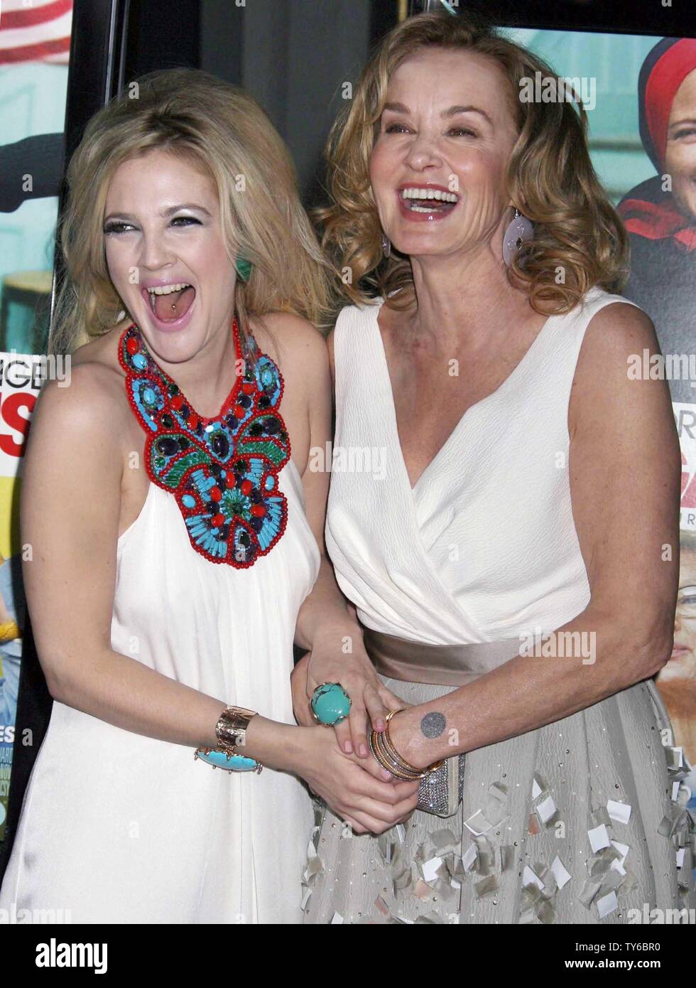 Grey gardens 2009 drew barrymore hi-res stock photography and images ...