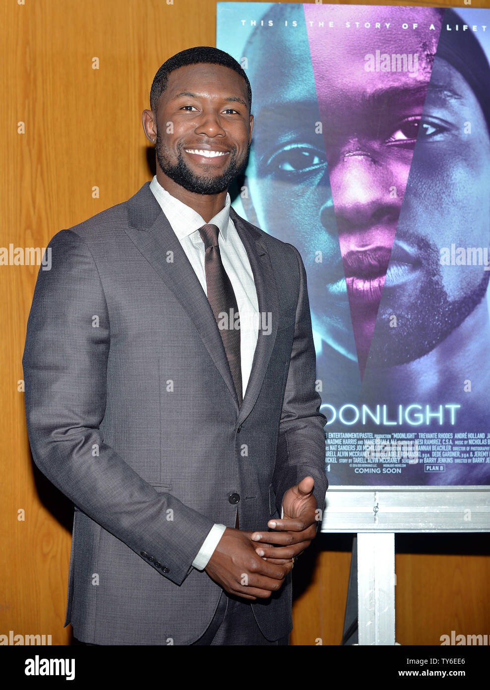 Trevante Rhodes arrives at the Los Angeles premiere of 'Moonlight' at ...