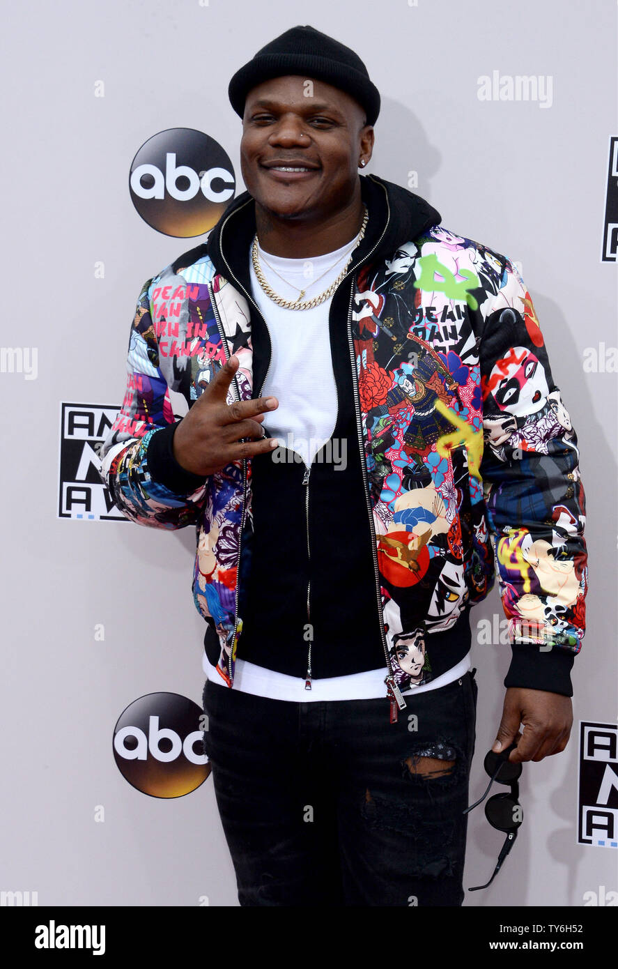 Singer Sean Garrett arrives for the 2016 American Music Awards held at ...
