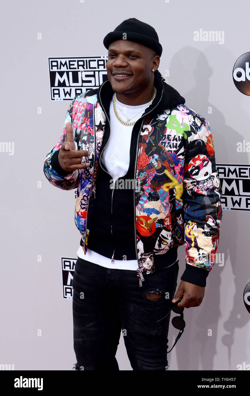 Singer Sean Garrett arrives for the 2016 American Music Awards held at ...