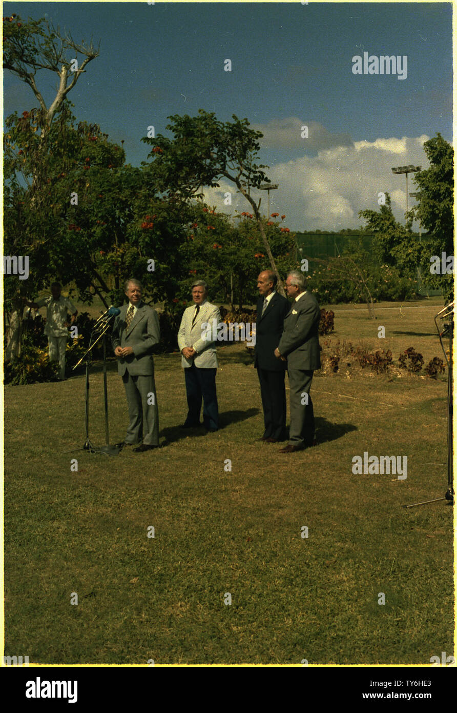 Jimmy Carter addresses the press with leader of Western Europe, Helmut ...