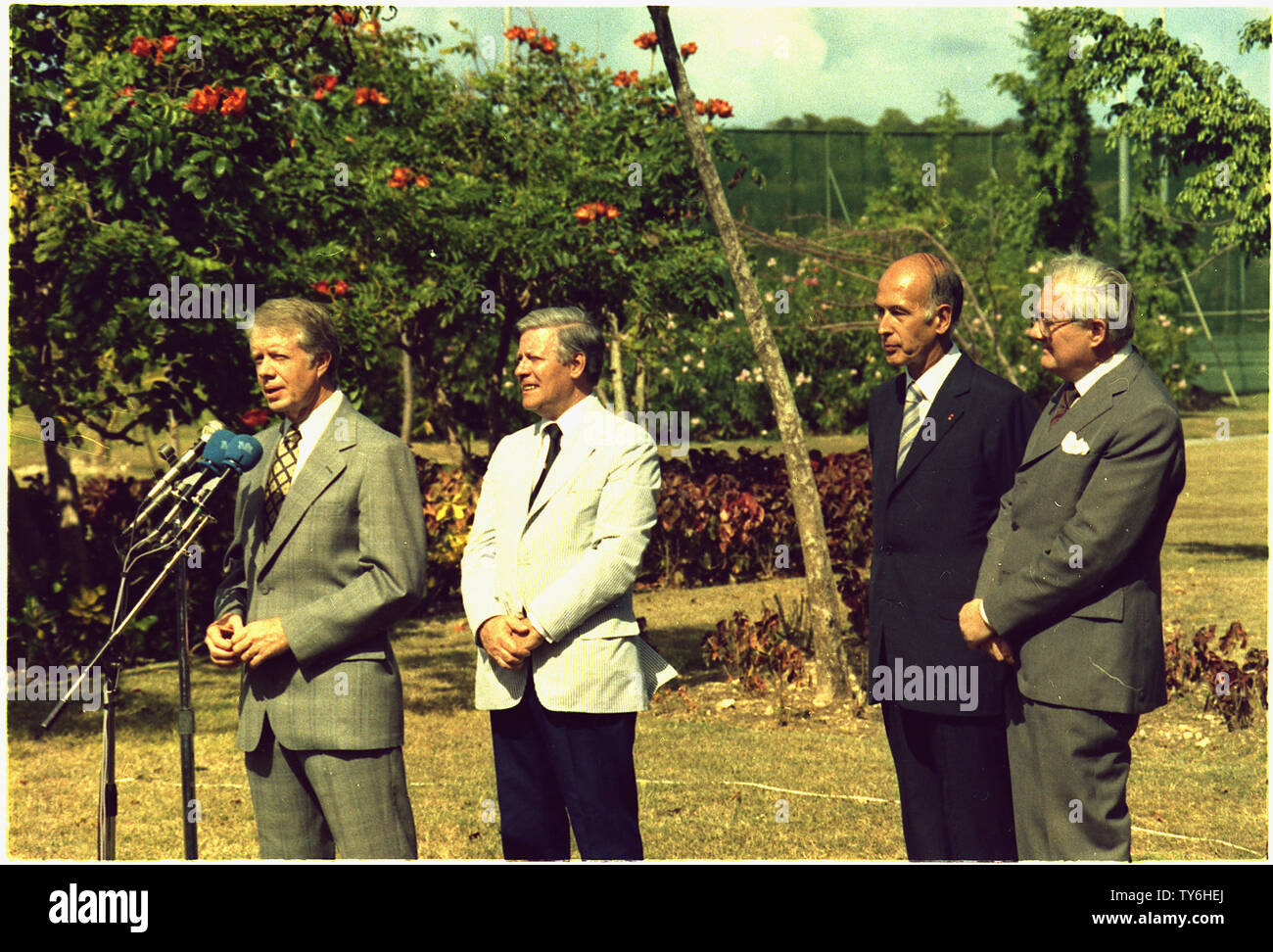 Jimmy Carter addresses the press with Helmut Schmidt, Giscard d'Estaing ...