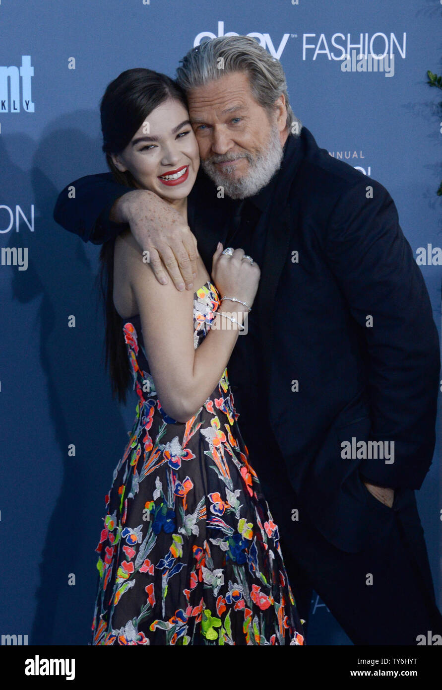 Actors Hailee Steinfeld and Jeff Bridges attend the 22nd annual Critics ...