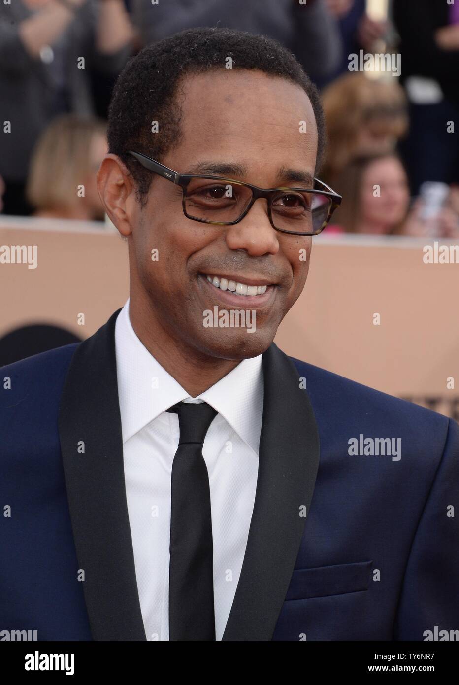 Actor Wayne Wilderson arrives for the the 23rd annual SAG Awards held ...