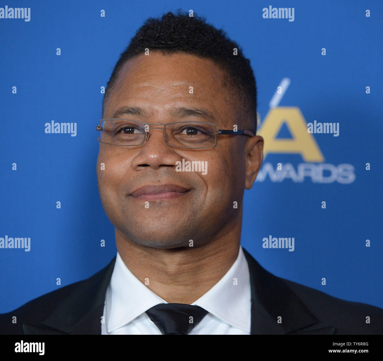 Actor Cuba Gooding Jr. arrives on the red carpet for the 69th annual ...
