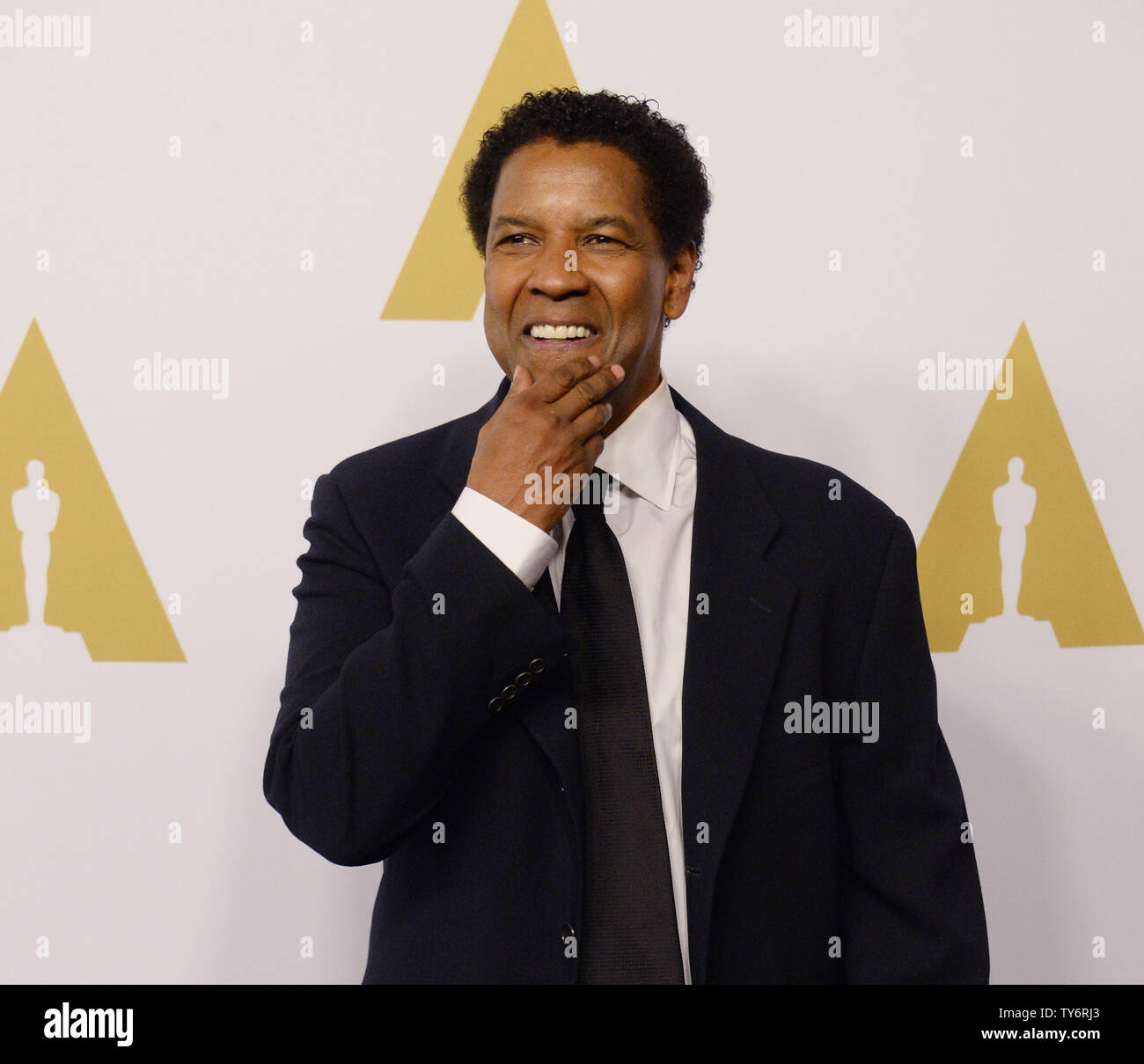 Actor Denzel Washington attends the 89th annual Academy Awards Oscar ...