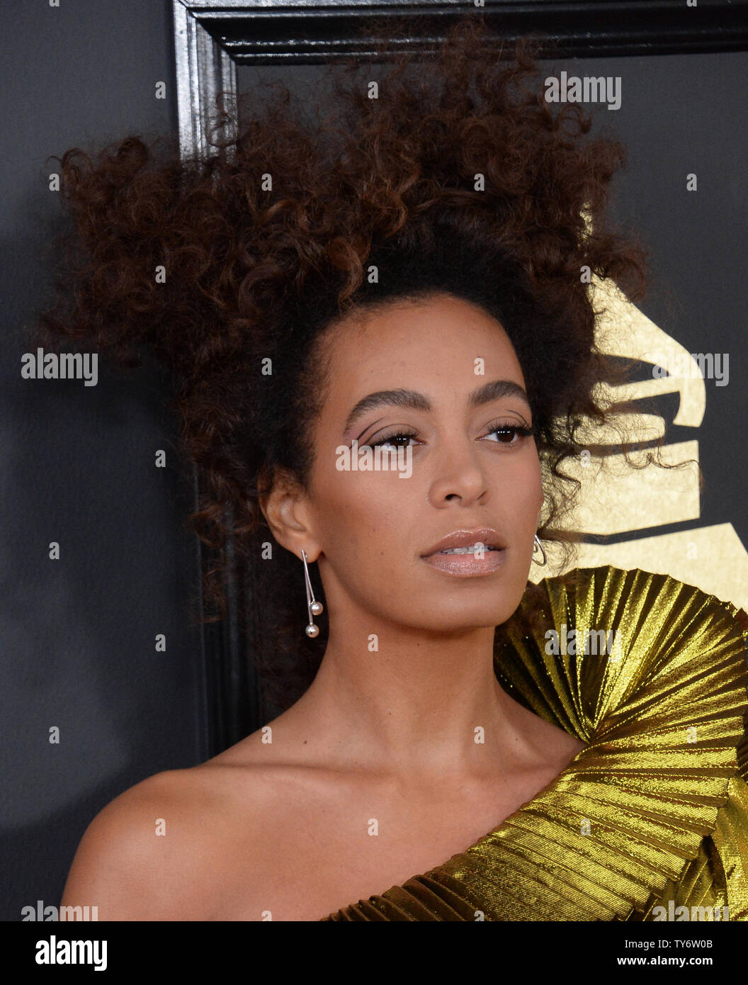 Singer Solange Knowles arrives for the 59th annual Grammy Awards held ...