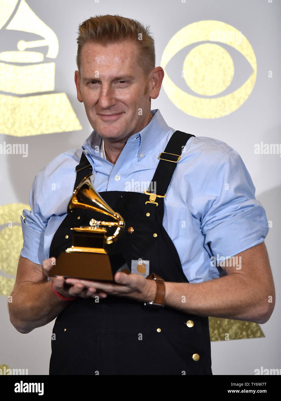 Rory Lee Feek of Joey + Rory appears backstage with his award for Best ...