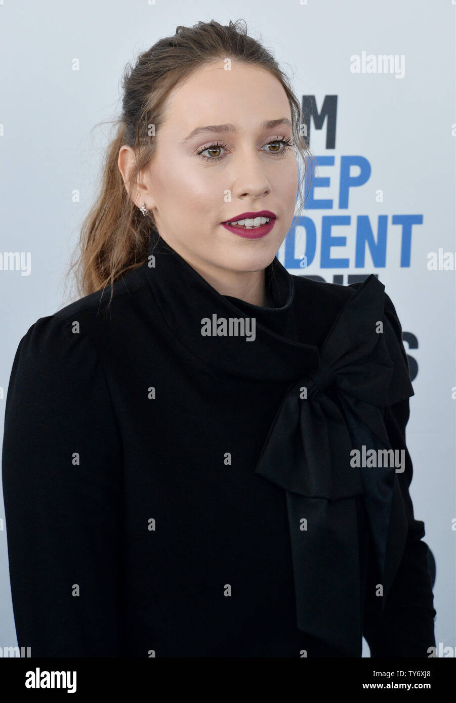 Actress Sarah Sutherland attends the 32nd annual Film Independent ...