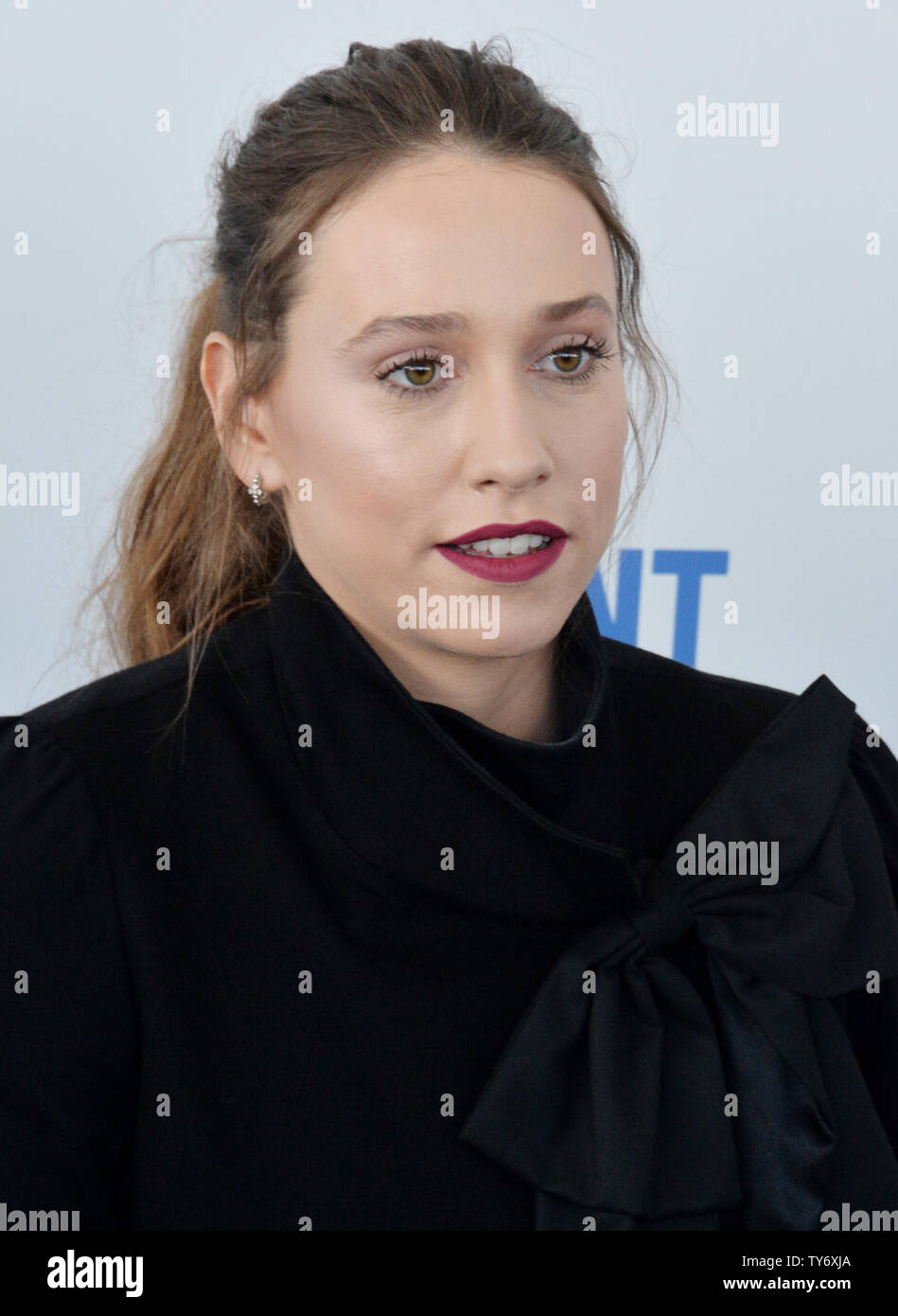 Actress Sarah Sutherland attends the 32nd annual Film Independent ...