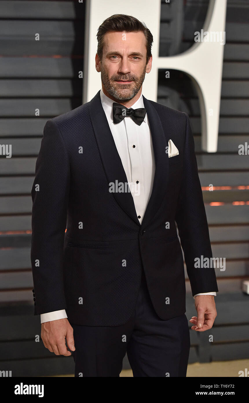 Jon Hamm attends the Vanity Fair Oscar Party at the Wallis Annenberg ...