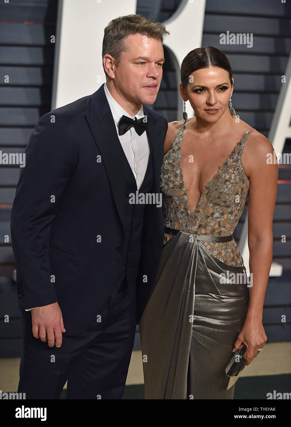 Matt Damon and his wife Luciana Barroso attend the Vanity Fair Oscar ...
