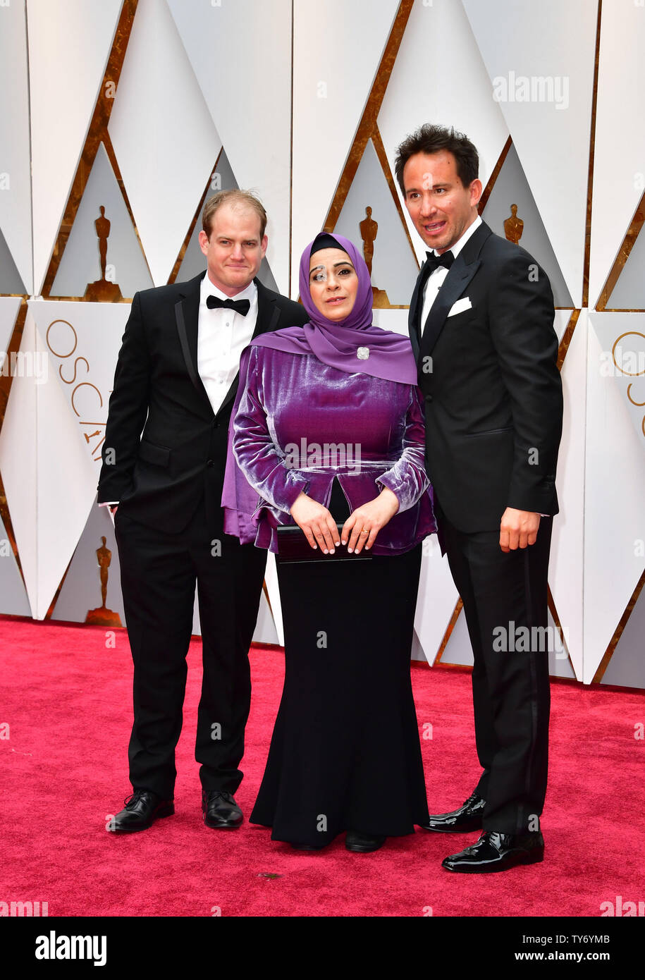 Marcel Mettelsiefen (R) and Stephan Ellis (L) arrive with Syrian ...