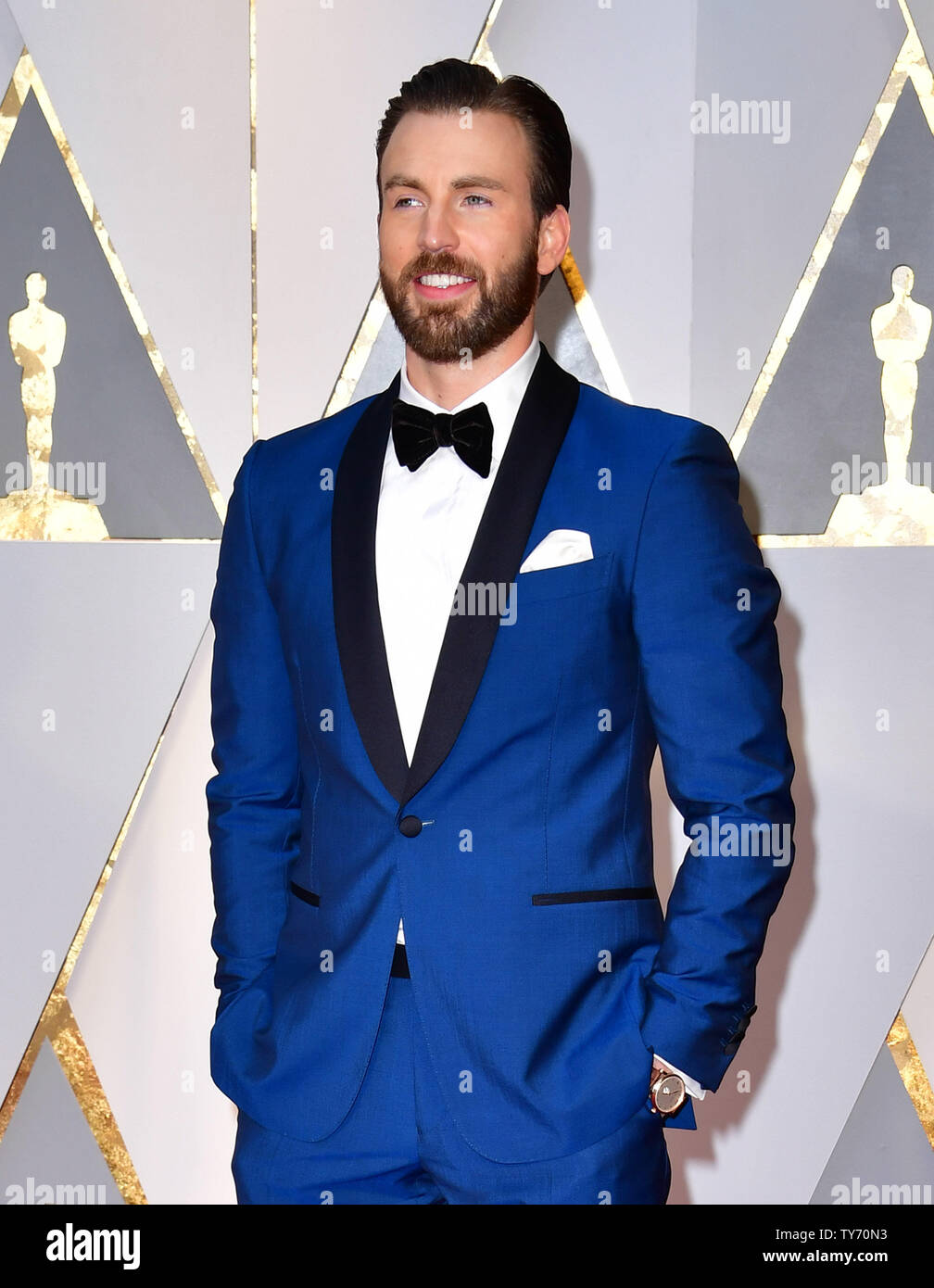 Actor Chris Evans arrives on the red carpet for the 89th annual Academy ...