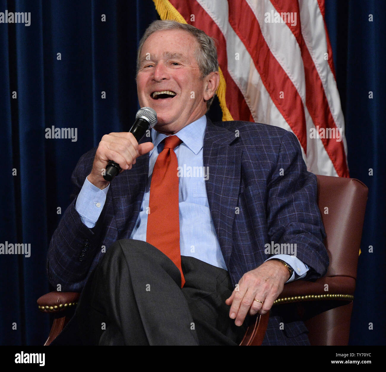 Former president George W. Bush discusses his new book, "Portraits of ...