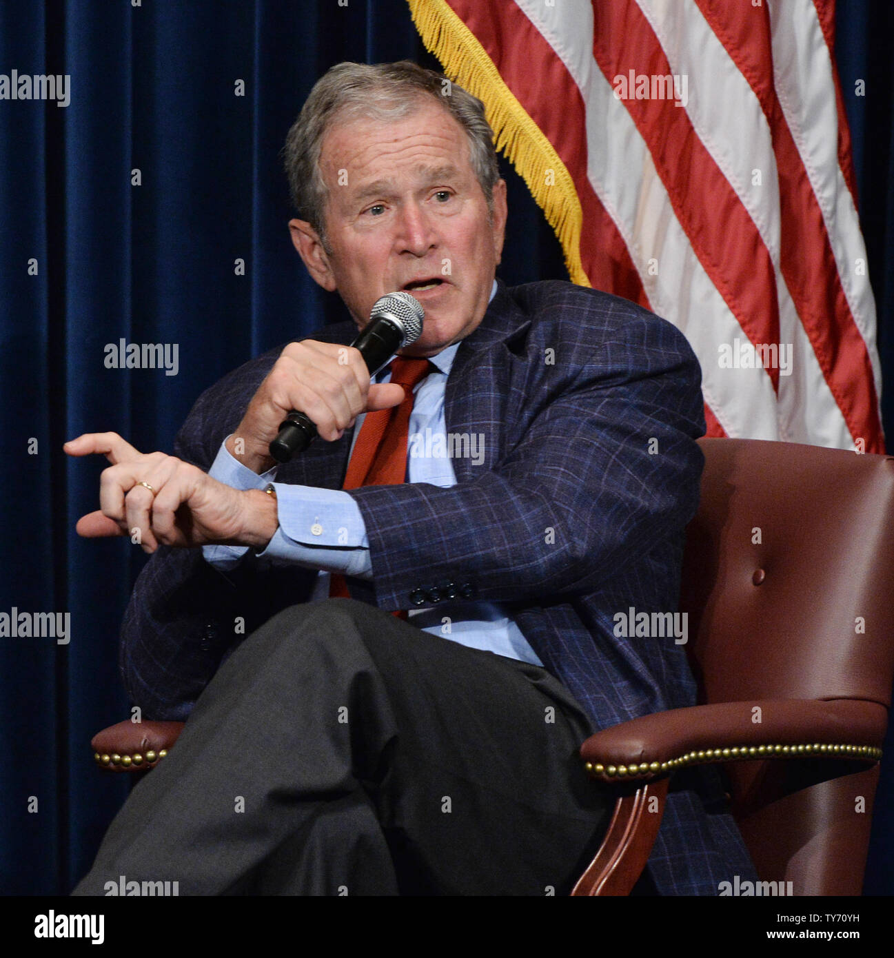 Former president George W. Bush discusses his new book, "Portraits of ...