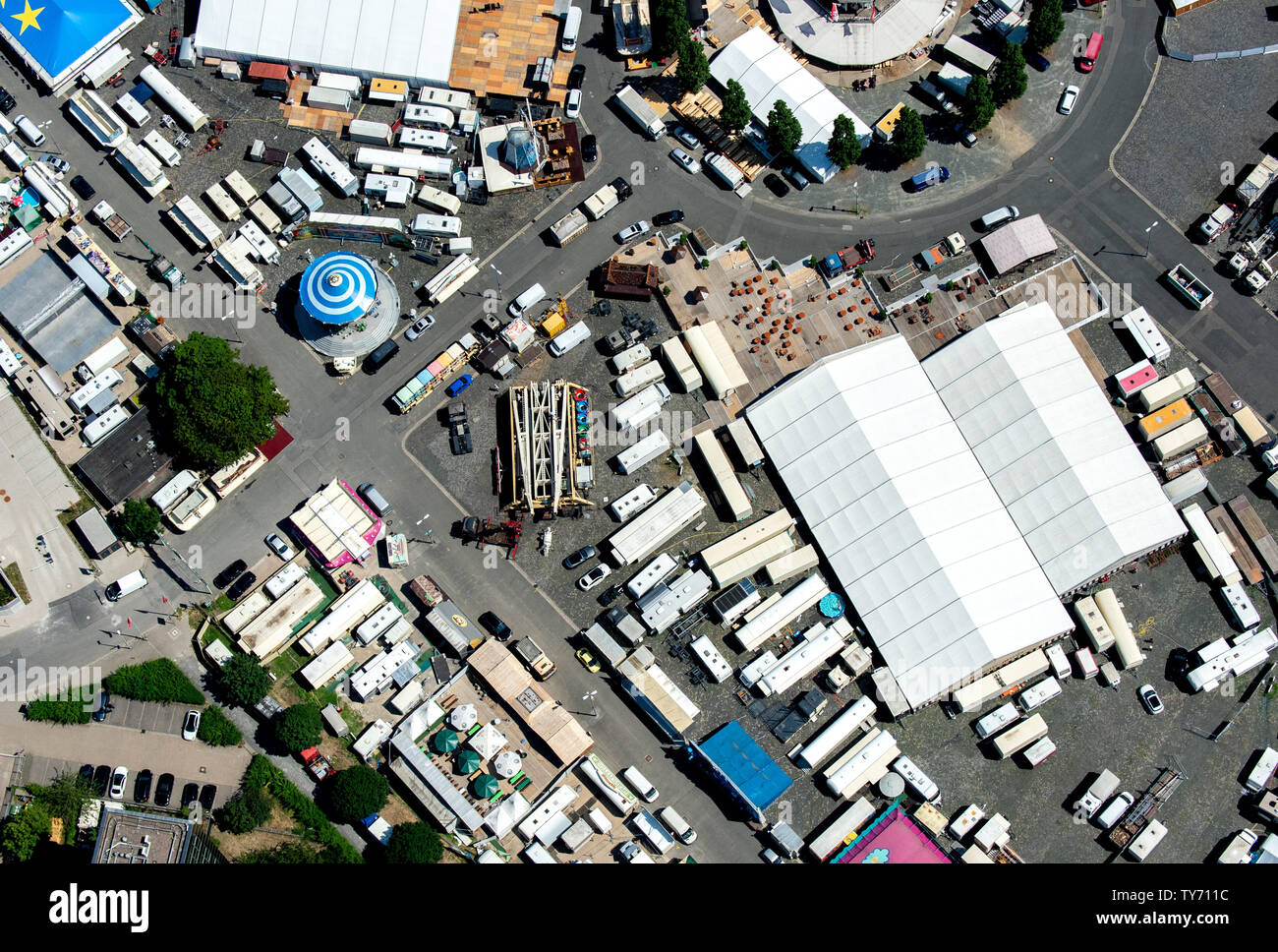 Hanover, Germany. 25th June, 2019. Fairground rides, marquees and ...