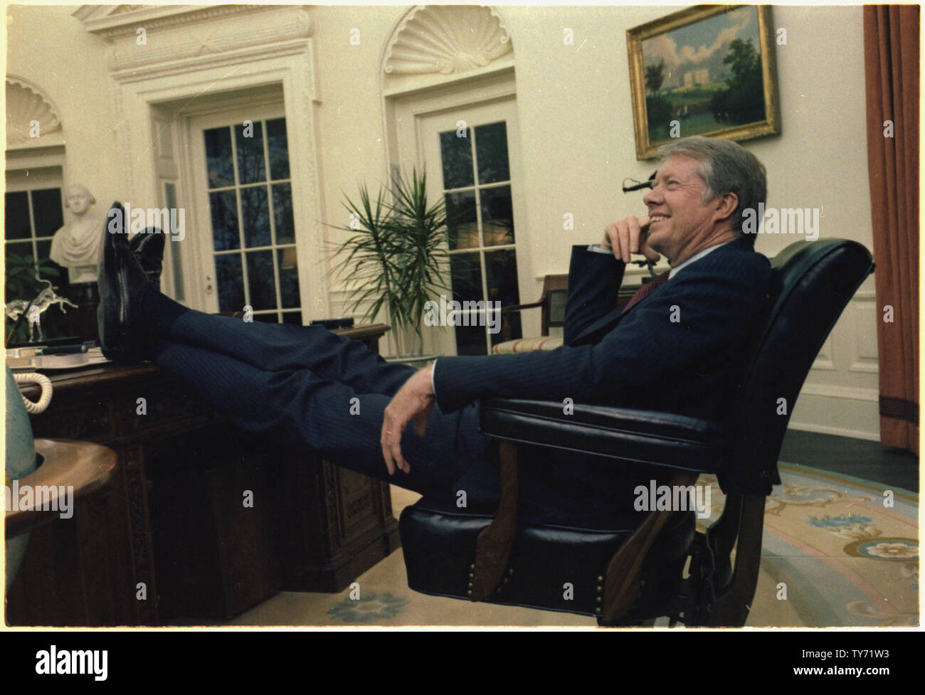 Jimmy Carter sitting in the Oval Office Stock Photo - Alamy