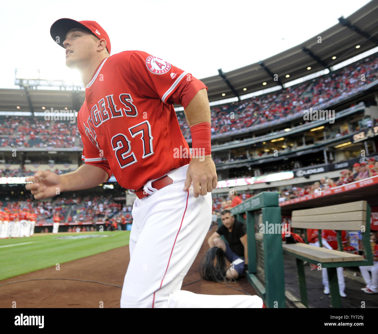Los Angeles Angels' Mike Trout takes the field for the game against the ...