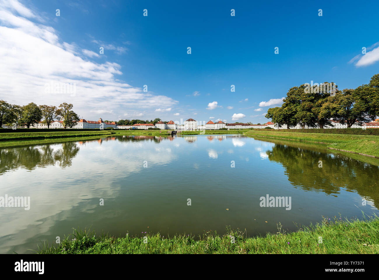 Schloss nymphenburg palace canal hi-res stock photography and images ...