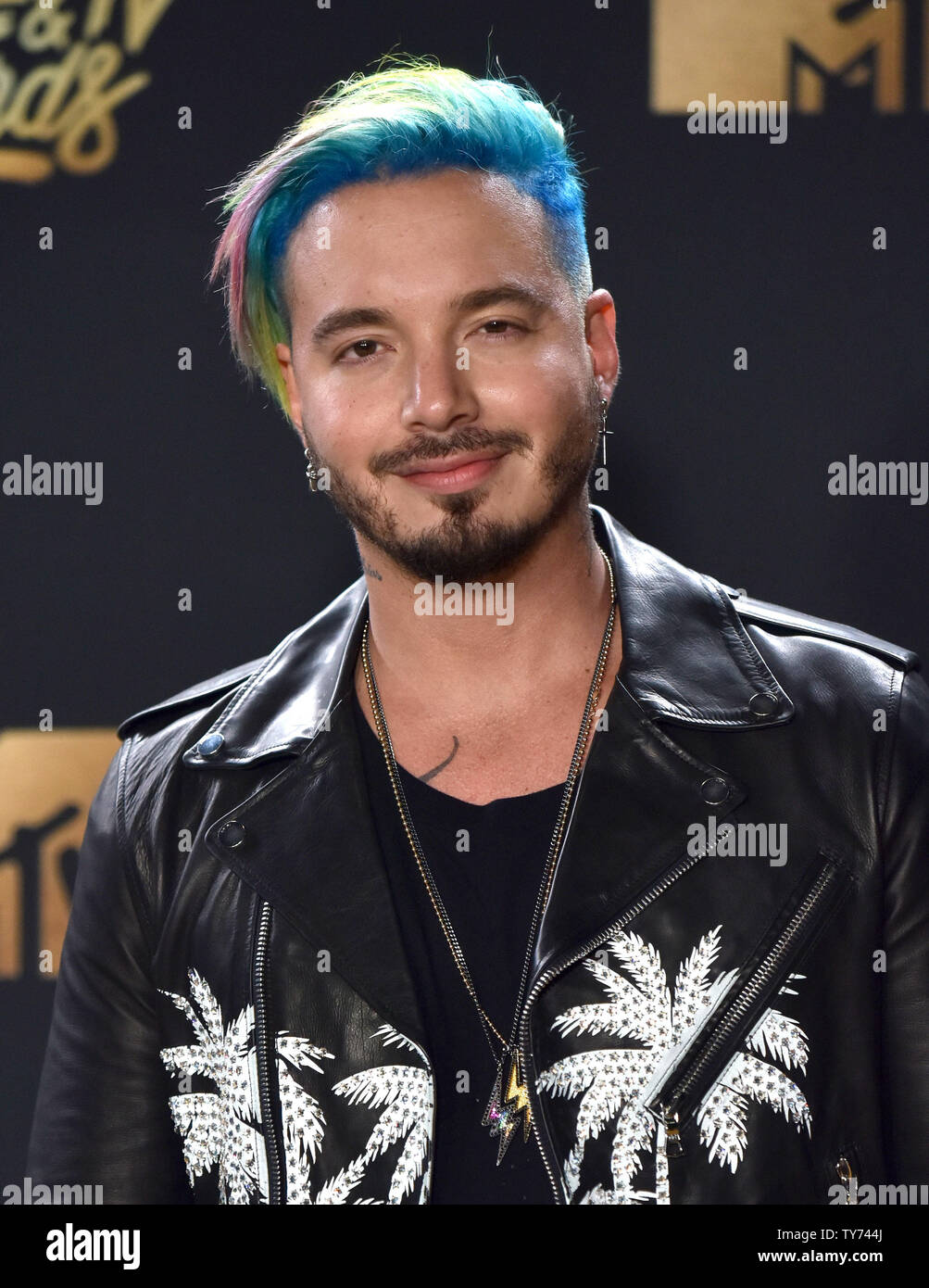 Singer J Balvin appears backstage during the MTV Movie & TV Awards at ...
