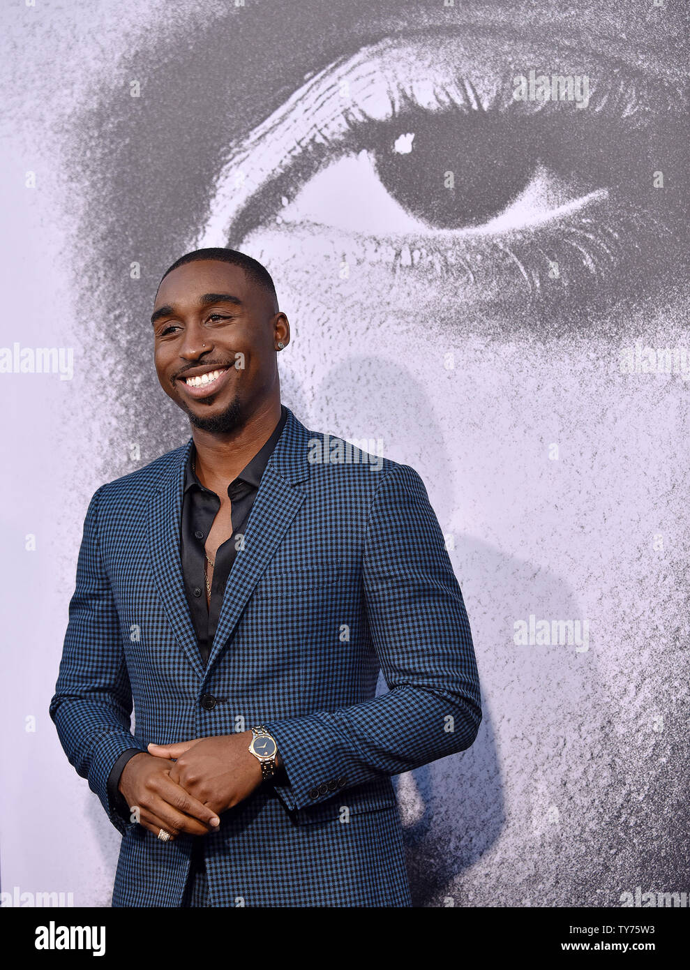 Demetrius Shipp Jr. arrives for the premiere of 'All Eyez on Me' at the ...