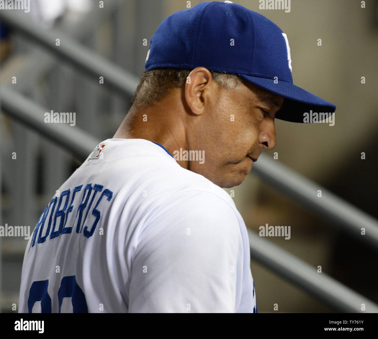Los Angeles Dodgers' manager Dave Roberts defeats the New York Mets 10 ...