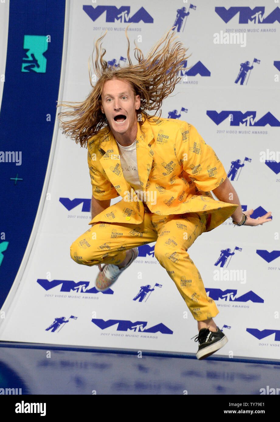 Rory Kramer arrives for the 34th annual MTV Video Music Awards at The ...