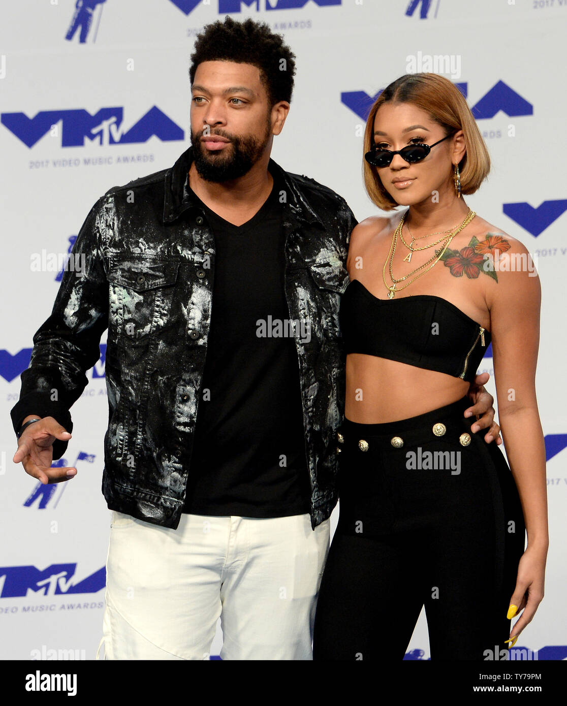 DeRay Davis (L) arrives for the 34th annual MTV Video Music Awards at ...