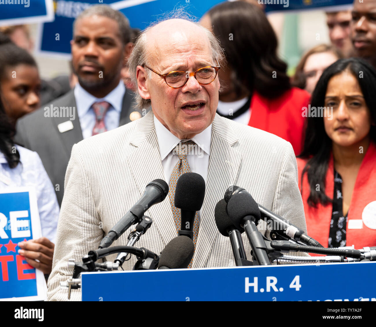 U.S. Representative Steve Cohen (D-TN) speaking at a rally at the U.S ...