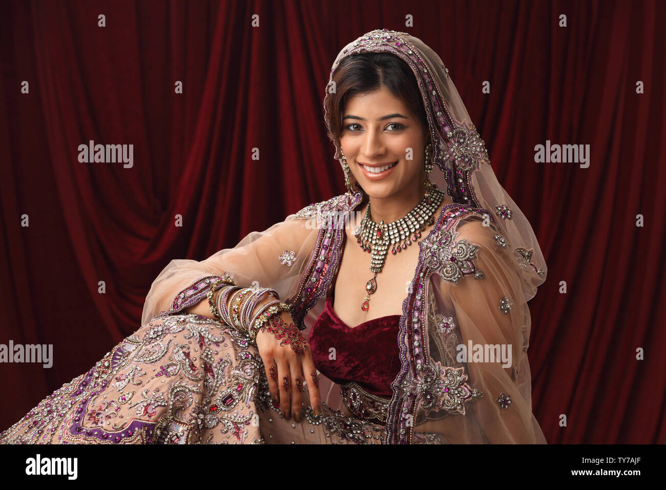 Portrait of an Indian bride Stock Photo - Alamy