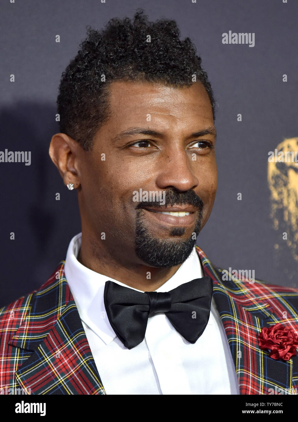 Actor Deon Cole arrives for the 69th annual Primetime Emmy Awards at ...