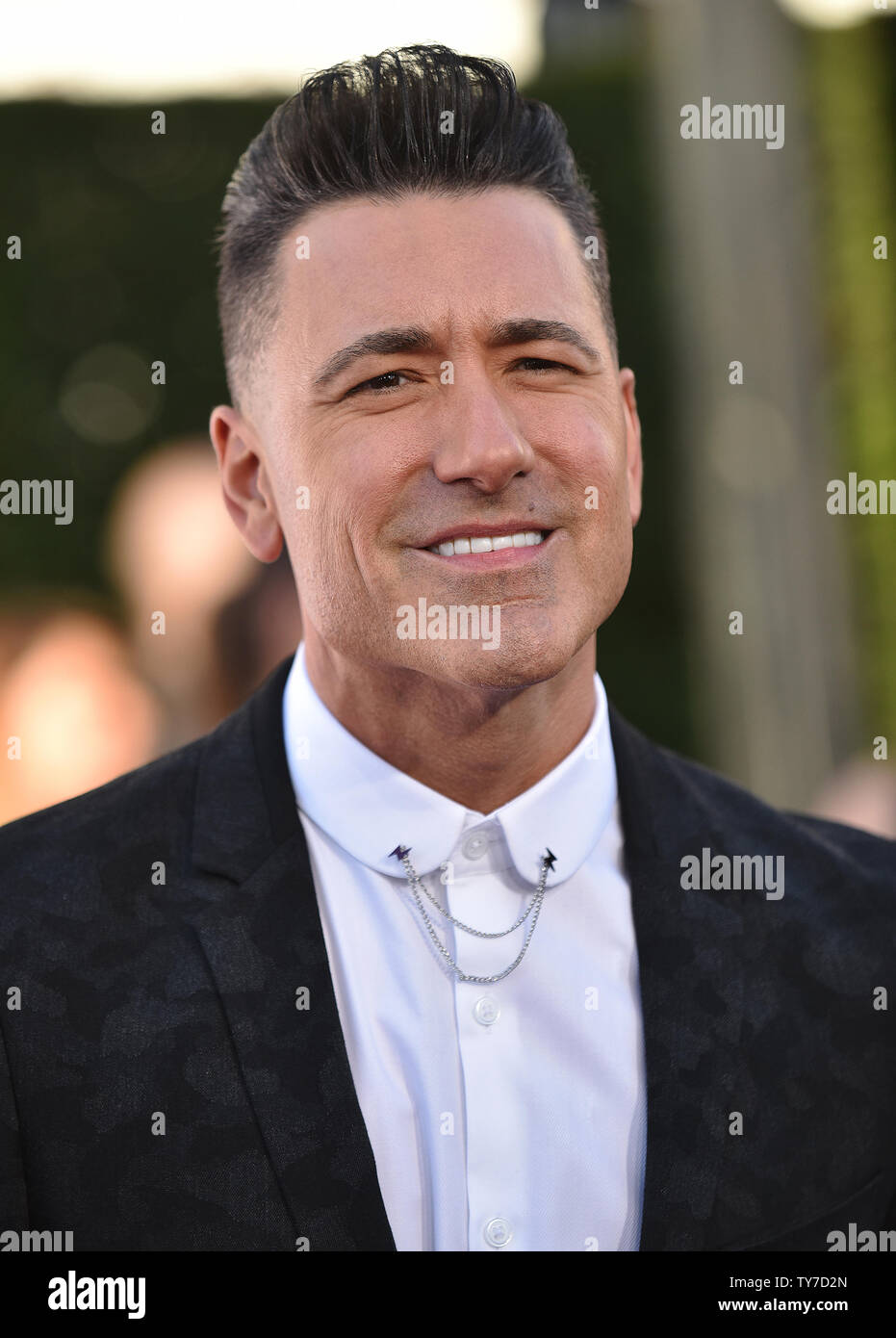 Jorge Bernal arrives for the Latin American Music Awards 2017 at ...